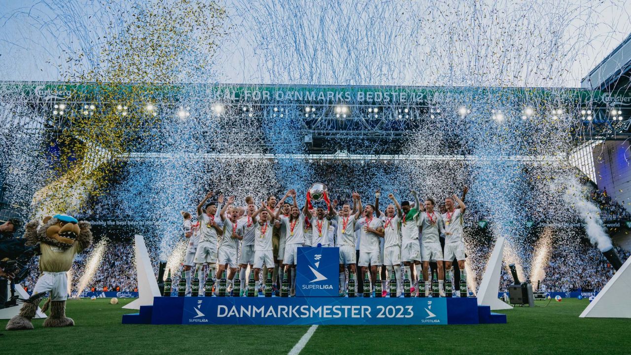 Kampreferat: En søndag uden nerver – og med fest og farver og farvel | F.C. København