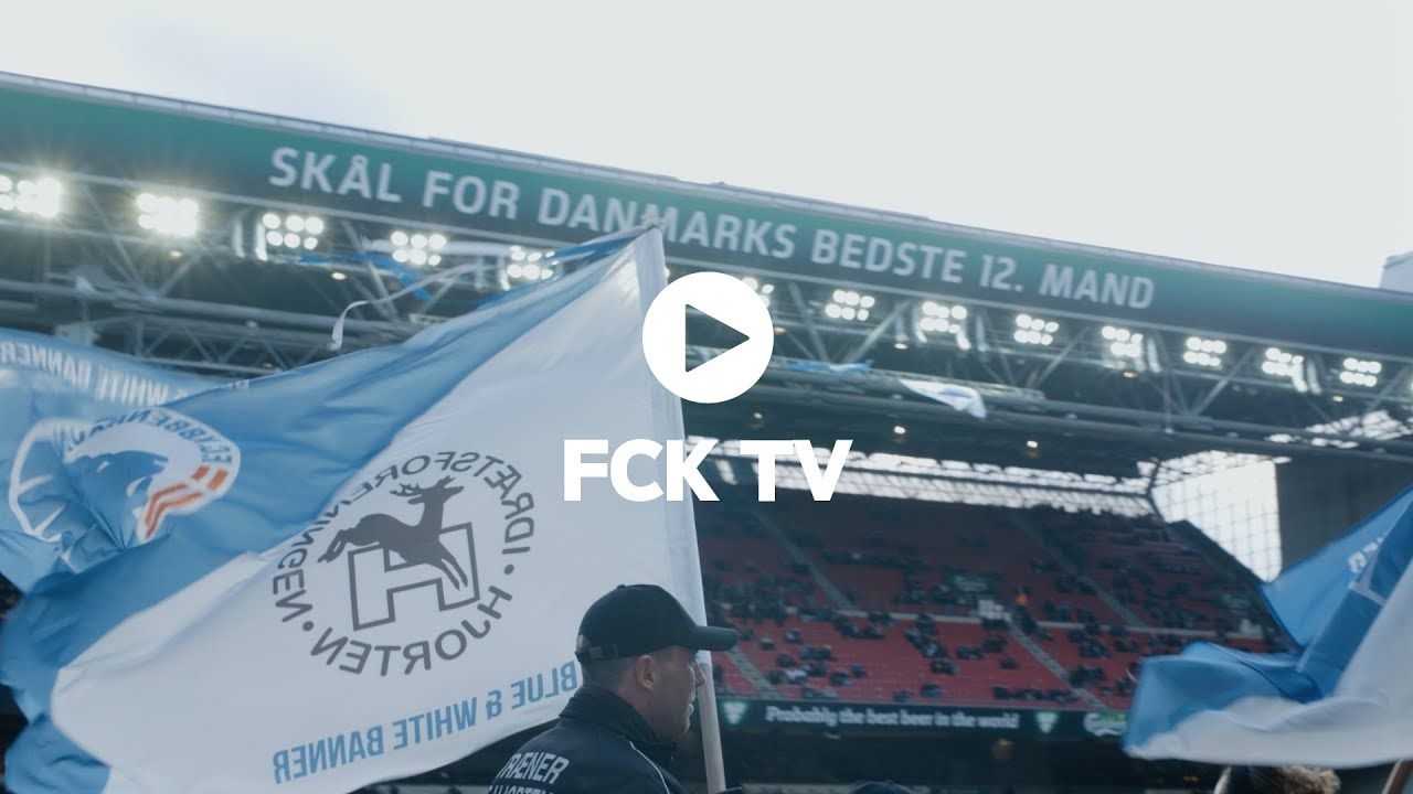 Flagparade og Familietribune-tifo på Blue & White Banner Day | F.C ...